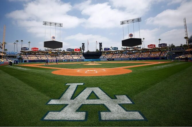 Los Angeles Dodgers Game with Japanese Speaking Concierge - An In-Depth Look at the Dodgers Game Tour