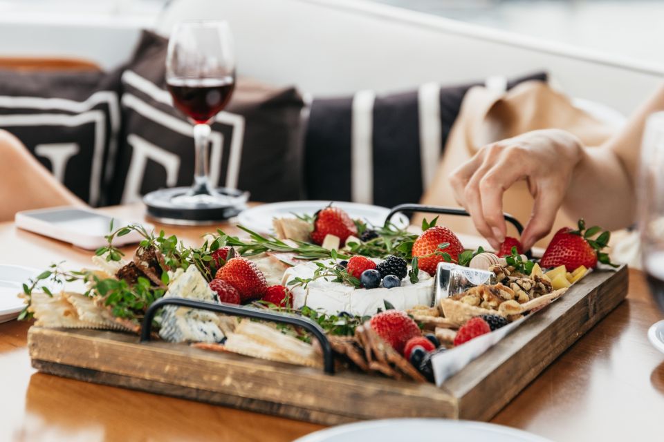 Los Angeles: Luxury Cruise with Wine, Cheese & Sea Lions - Key Points