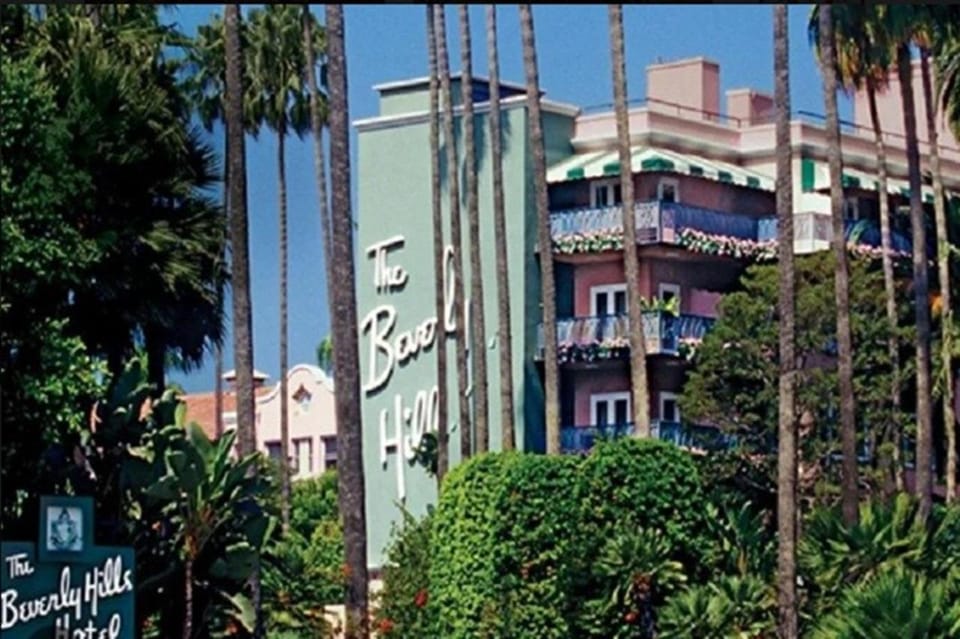 Los Angeles: Private Sightseeing Tour in a Limousine - 4hrs - FAQ