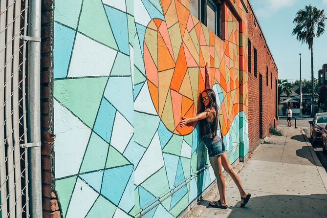 Los Angeles Street Art Photoshoot: Funky Venice with a Personal Photographer - Key Points