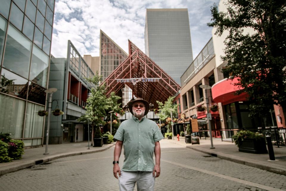 Louisville: Photoshoot Walking Tour with Pictures - An In-Depth Look at the Louisville Photoshoot Walking Tour