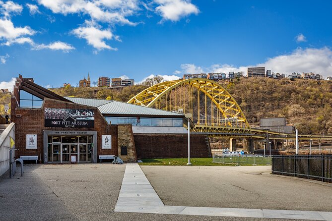 Love in the City: Pittsburghs Enchanting Romantic Walk - The Sum Up