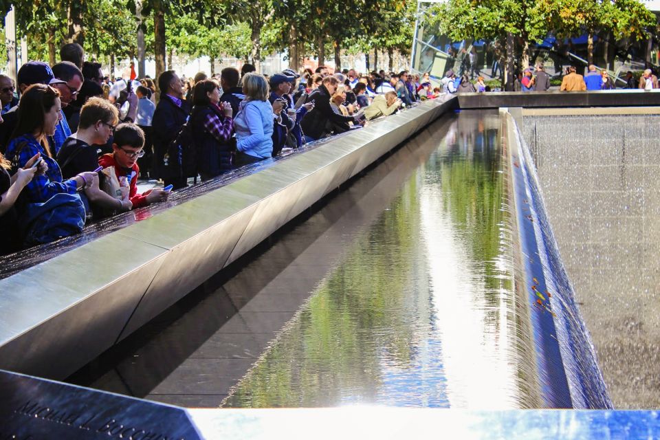 Lower Manhattan Tour: Wall Street & 9/11 Memorial - Why This Tour Works