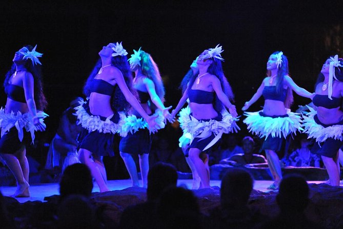 Luau Kalamaku on Kauai with Manor House 4-Course Dinner & Show - Detailed Breakdown of the Itinerary
