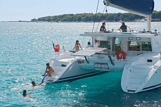 Luxury Hawaiian Sea Turtle, Dolphin Sail and Kona Snorkel - Who Would Love This Experience?