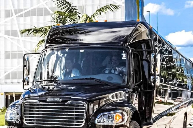 Luxury Mini Bus for 40 Passengers in Fort Lauderdale - Who Should Consider This Service?