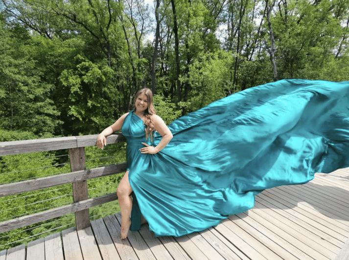 Madison: Flying Dress Photo Shoot - Madison: Flying Dress Photo Shoot — An Unforgettable Photo Experience in Wisconsin
