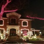 Magnificent Christmas Lights Tour of Dyker Heights Brooklyn - The Value of This Tour