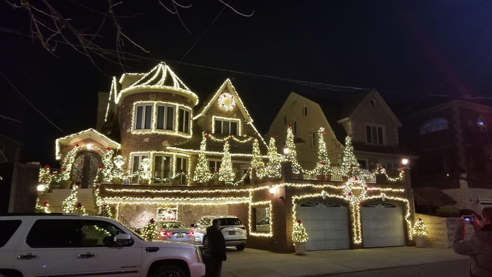 Magnificent Christmas Lights Tour of Dyker Heights Brooklyn - Who Will Love This Experience?