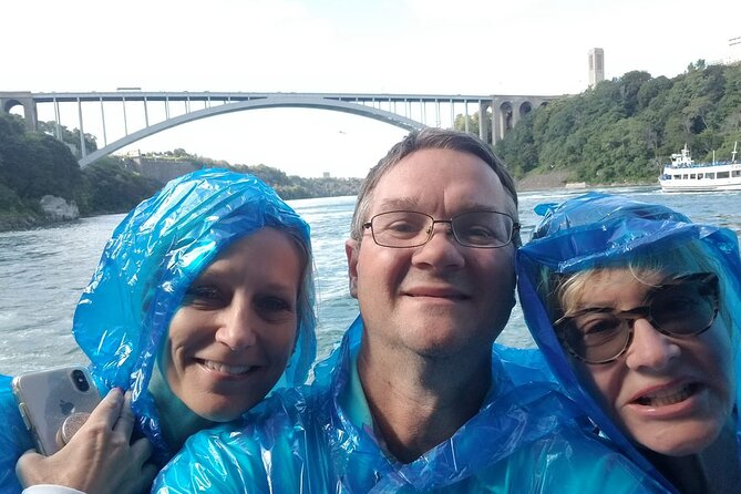 Maid of the Mist and Cave of the Winds guided tour with shuttle - A Deep Dive into the Tour Experience