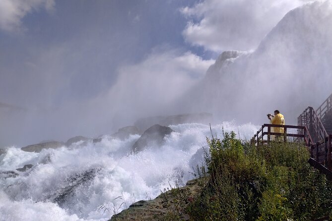 Maid of the Mist and Cave of the Winds guided tour with shuttle - Who Should Book This Tour?