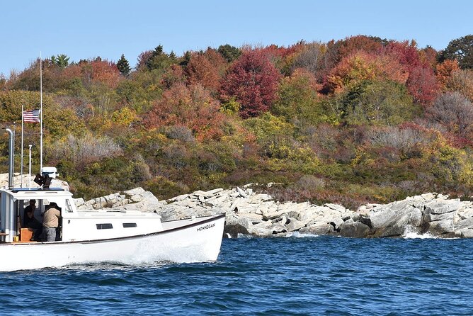Maine Fall Foliage Private Lobster Boat Cruise with Local Drinks - What Sets This Tour Apart
