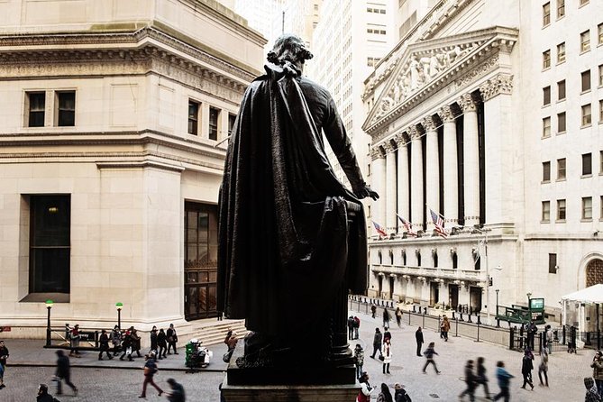 Manhattan Group Tour Including Wall Street and 911 Memorial - Exploring Lower Manhattan: A Deep Dive