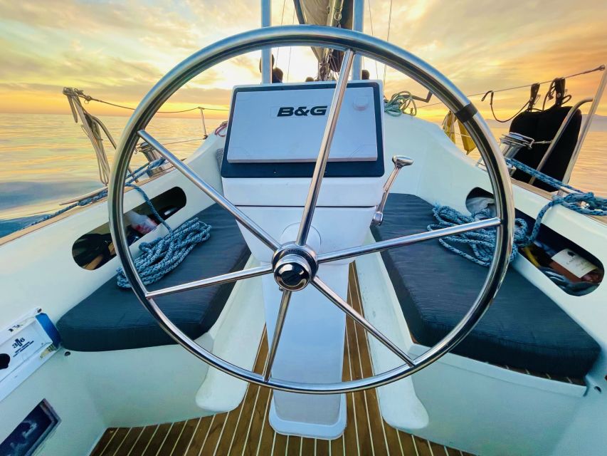 Marina Del Ray: Private Therapy Sail with small plate & vino - FAQs