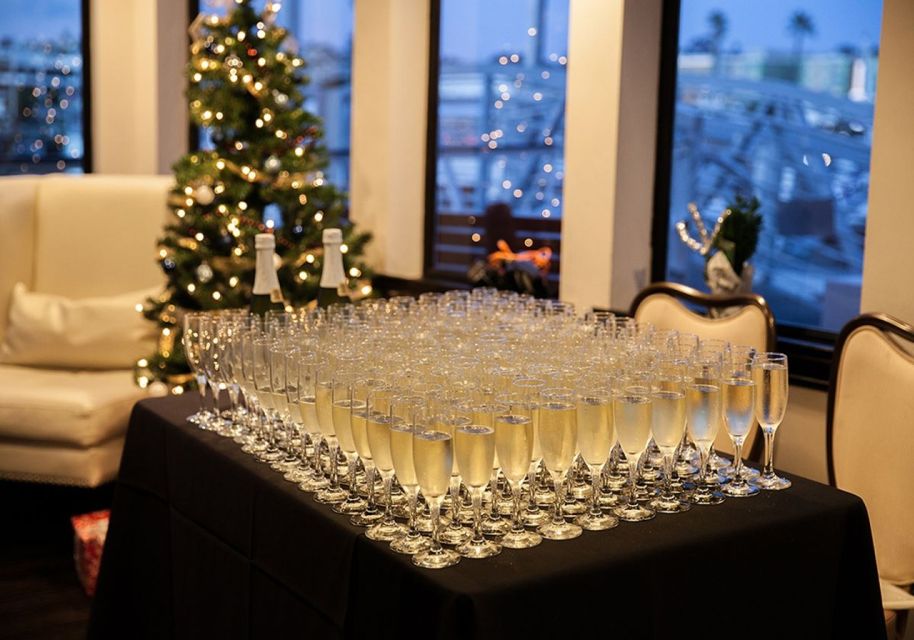 Marina Del Rey: Christmas Day Buffet Brunch or Dinner Cruise - An Inside Look at the Experience
