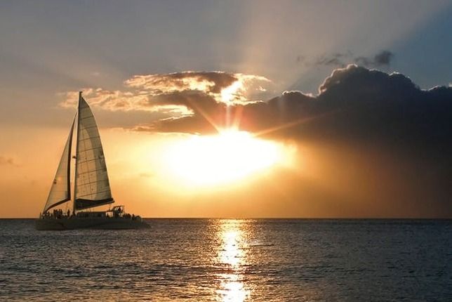Maui: Ma'alaea Catamaran Sunset Sail with Appetizers - Key Points