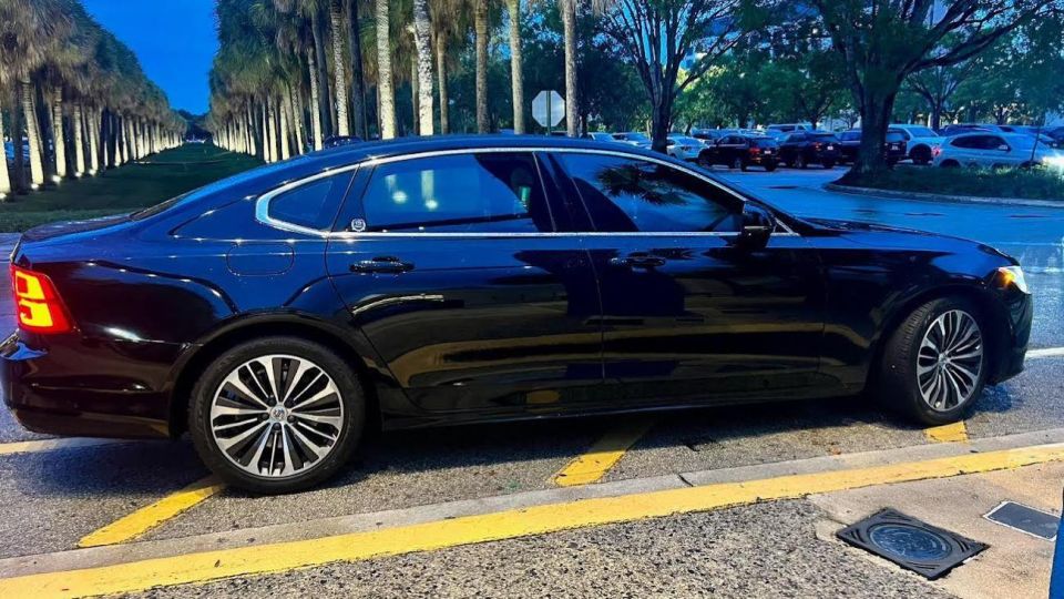 MIA: Transfer to Miami Beach, Aventura, Coral Gables - Who Should Consider This Service?