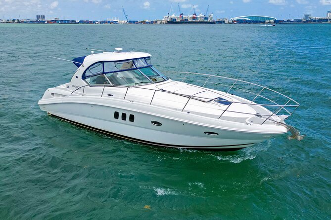 Miami: 2 Hour Private Yacht Cruise with Champagne - The Experience from the Guest’s Perspective