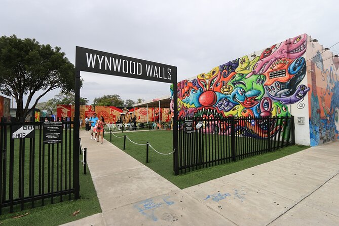 Miami 3 in 1 City Tour: South Beach, Wynwood & Little Havana - Strolling Through Coconut Grove and the Financial District
