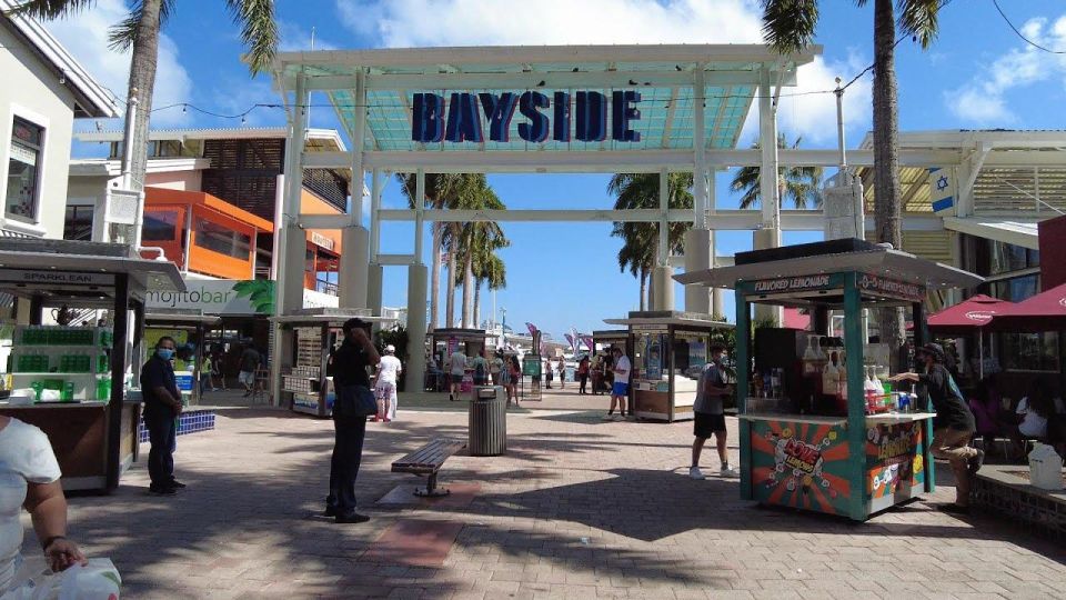 Miami: Biscayne Bay Boat Cruise with Transportation Included - Key Points
