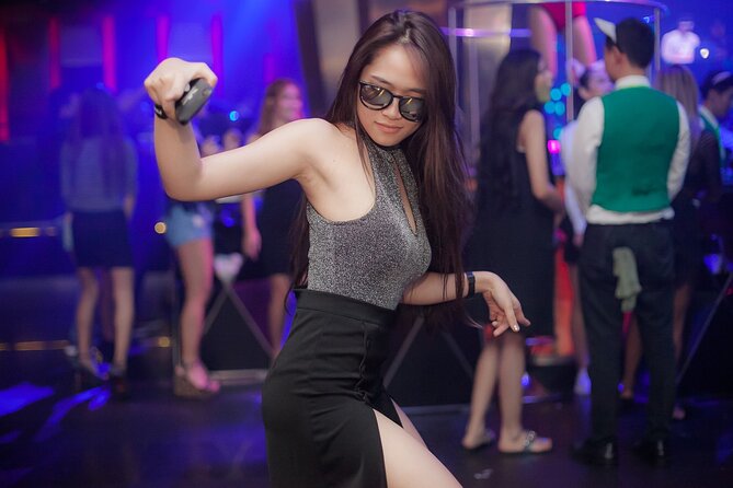 Miami Darty-life on Party Boat with a Drink - The Experience: What You Can Expect
