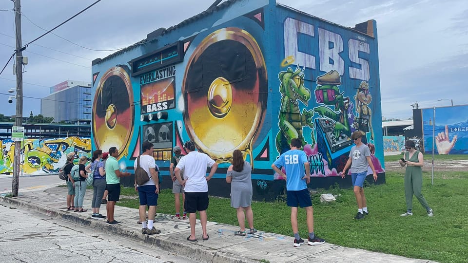 Miami: highlights Walking & Sightseeing tour - Key Points