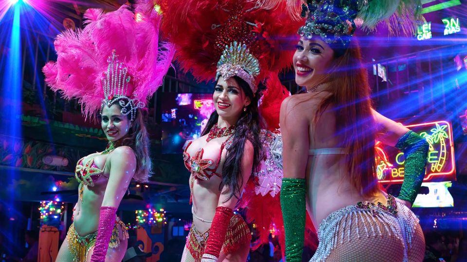 Miami: Mango's Tropical Cafe Dinner & Show - What to Expect at Mango’s Tropical Cafe