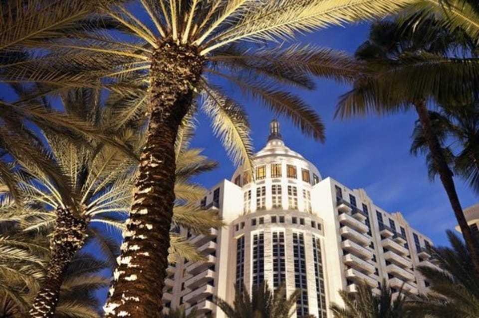 Miami : Must-See Attractions Private Car Tour with a Guide - Exploring Miami in Comfort and Style
