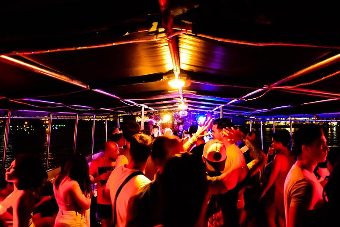 Miami Party Boat Cruise Music & Skyline Views 1 hour 20min of fun - An In-Depth Look at the Experience
