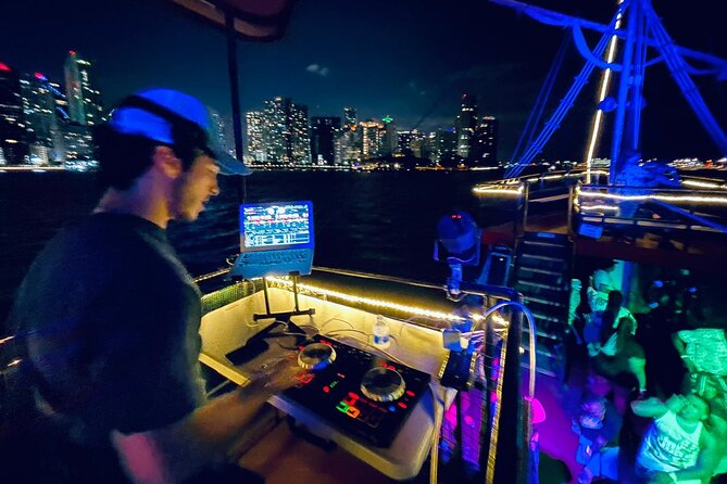 Miami Party Boat Cruise Music & Skyline Views 1 hour 20min of fun - Who Is This Tour For?