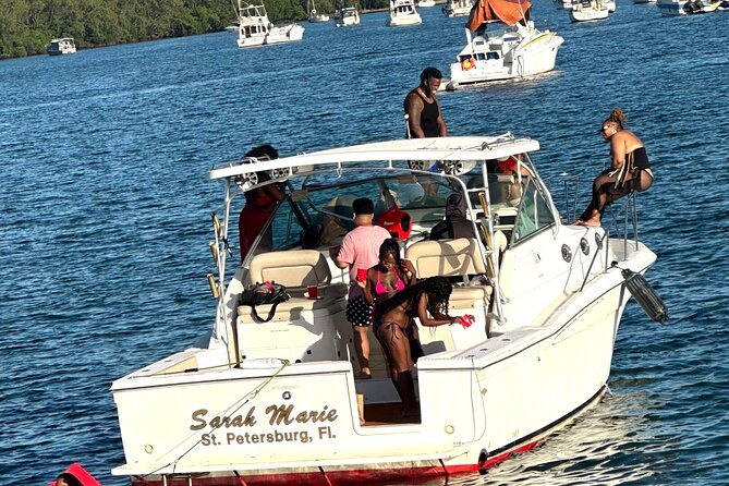 Miami Private 38 Express Cruiser Yacht with Captain - Key Points