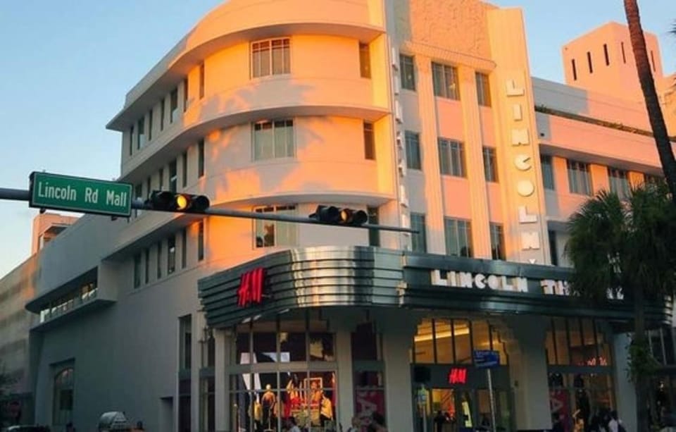 Miami: Private Little Havana Walking Tour with a Guide - A Closer Look at the Private Little Havana Walking Tour