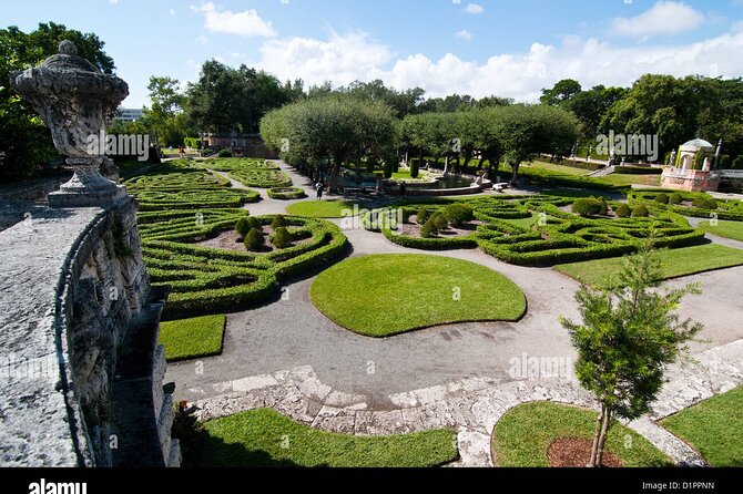 Miami Private Tour in 5 Hours - Transportation and Group Dynamics