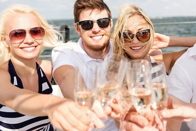 Miami Skyline Champagne Cruise - Key Points