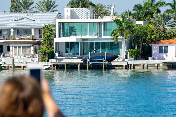 Miami Skyline & Star Island 90 Minute Cruise - Key Points