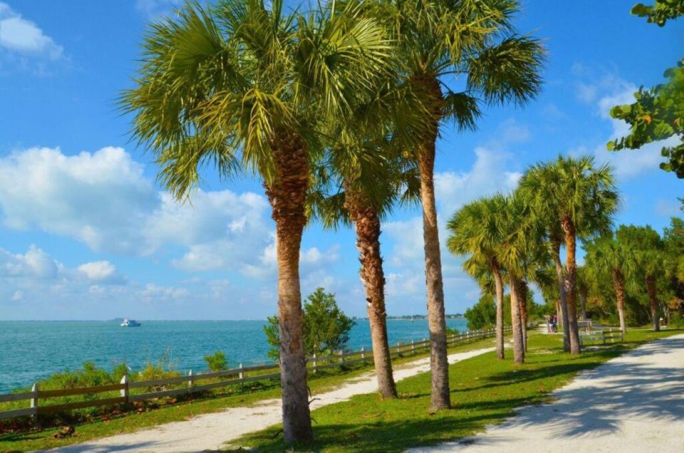 Miami: Visit to the Lighthouse - Key Biscayne - Brickell - Miami: Visit to the Lighthouse - Key Biscayne - Brickell  