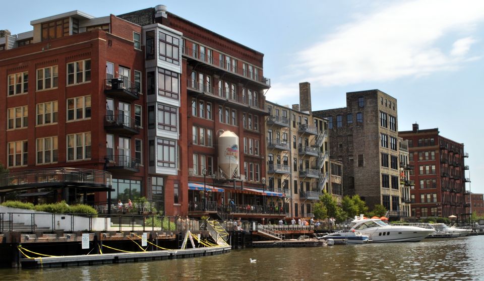 Milwaukee: Sightseeing Bus Tour - FAQs