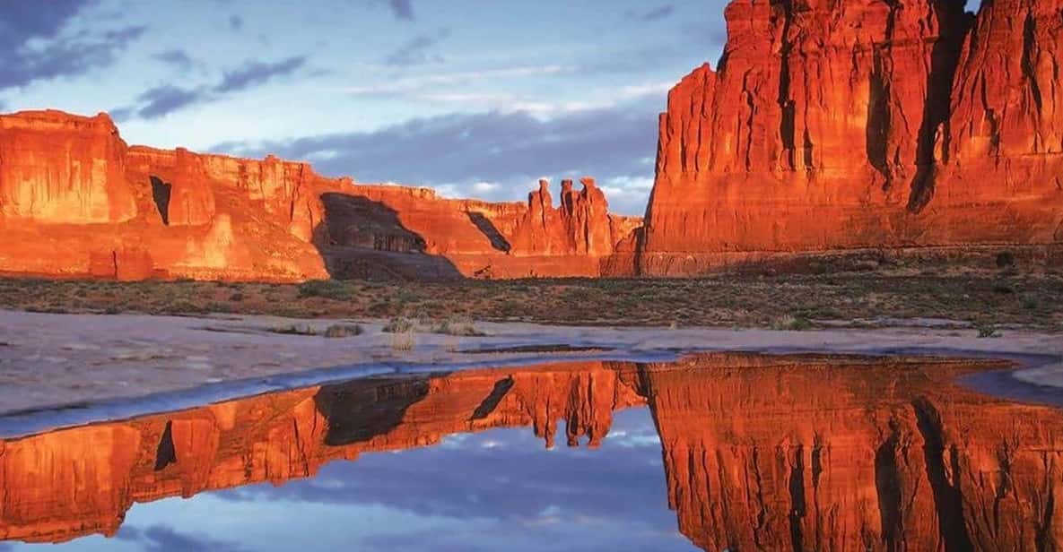 Moab: Arches National Park Morning Adventure Tour - The Transportation Experience