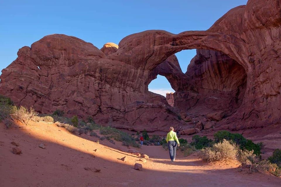Moab: Arches National Park Morning Adventure Tour - The Guide Experience
