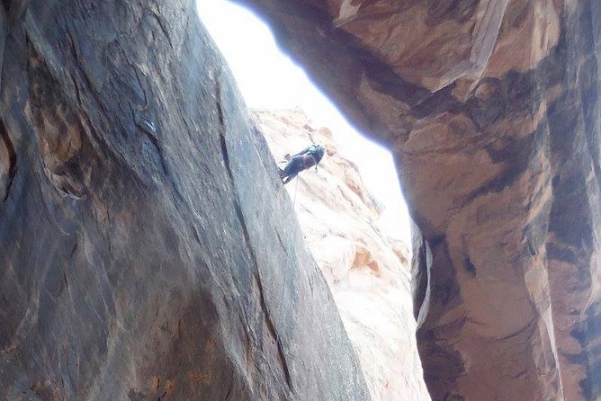 Moab Rappeling Adventure: Medieval Chamber Slot Canyon - A Closer Look at the Rappelling Adventure