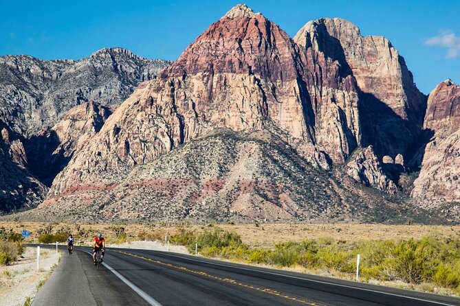 Mojave Desert, Red Rock Sign, Seven Magic Mts - Key Points  