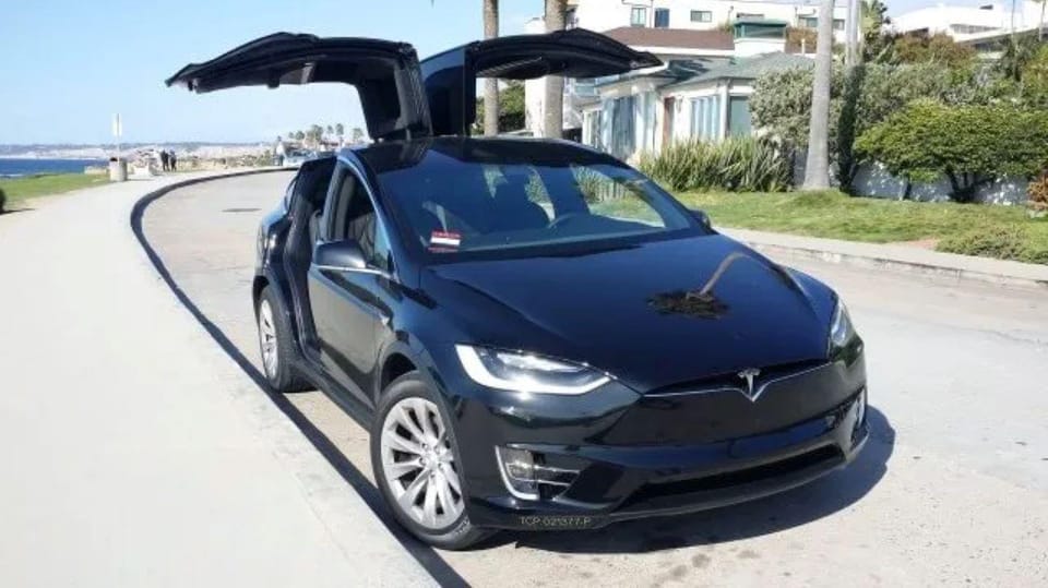 Montgomery-Gibbs Airport: Shuttle Service to Escondido - Key Points