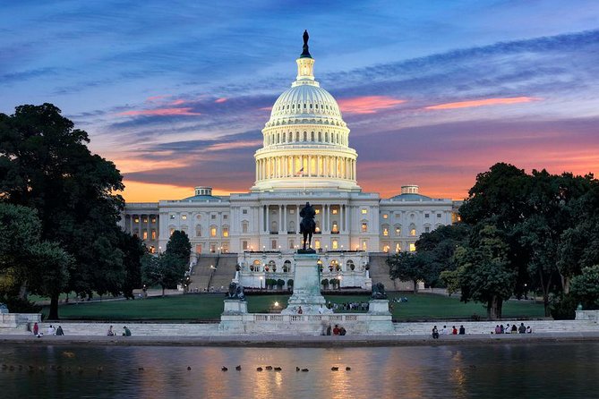 Moonlight Tour of Washington DC - War Memorials and Monuments: A Nighttime Reflection