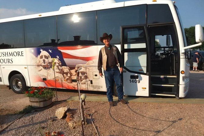 Mount Rushmore and Black Hills Tour with Two Meals and a Music Variety Show - A Complete Guide to the Mount Rushmore and Black Hills Tour