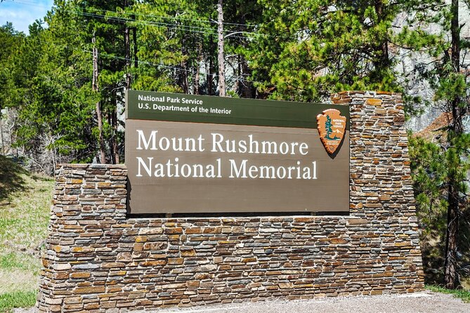 Mount Rushmore Self-Guided Walking Audio Tour - An In-Depth Look at the Mount Rushmore Self-Guided Audio Tour