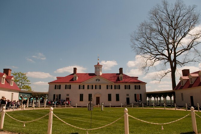 Mount Vernon Guided Walking and Bus Tour - Key Points