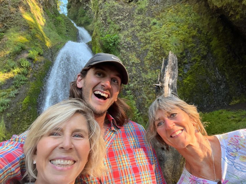 Multnomah Falls: Sunset Hike and Waterfalls Guided Tour - Exploring the Waterfalls and Scenic Stops