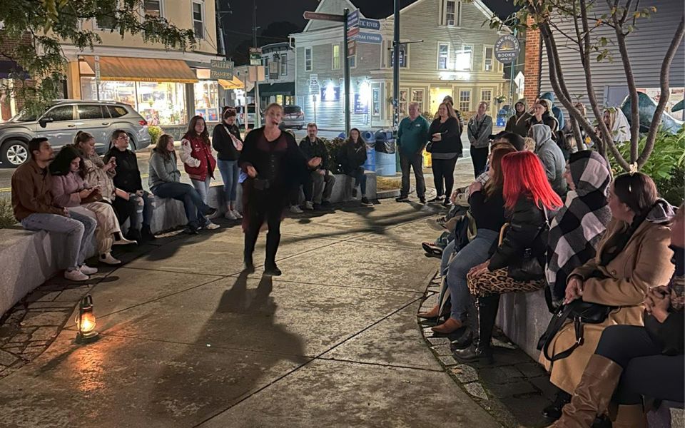 Mystic: Ghosts of Christmas Past Downtown Walking Tour - An Enchanting Nighttime Stroll Through Mystic
