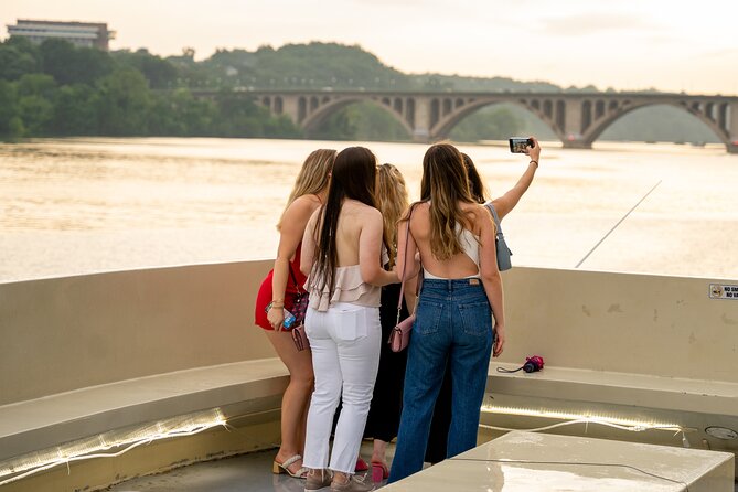 Narrated Sightseeing Boat Cruise along Potomac River in DC - The Experience in Detail