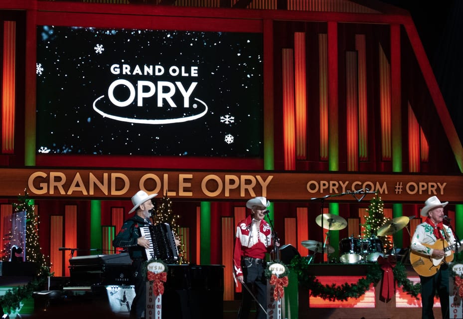 Nashville: Country Christmas Music Show at the Opry House - Who Would Love This Experience?